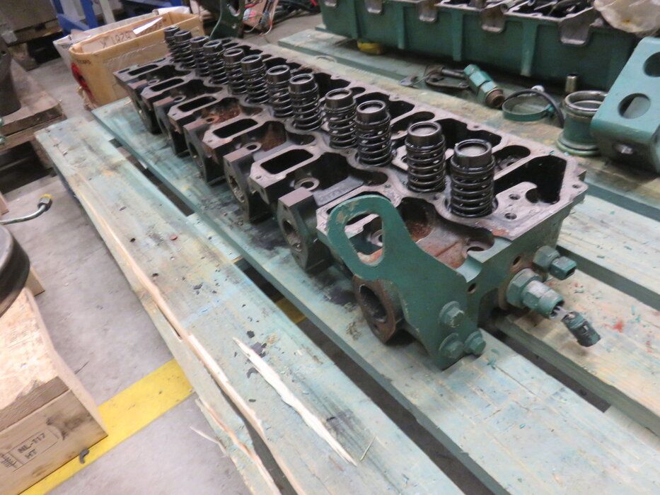 VOLVO PENTA D7A,D7C (CYLINDER HEAD/21037874) - POOL TRADING