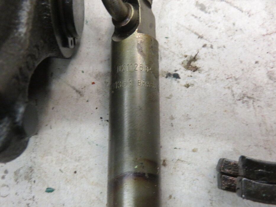 VOLVO PENTA D7 (SET CYLINDER HEAD PARTS) - POOL TRADING