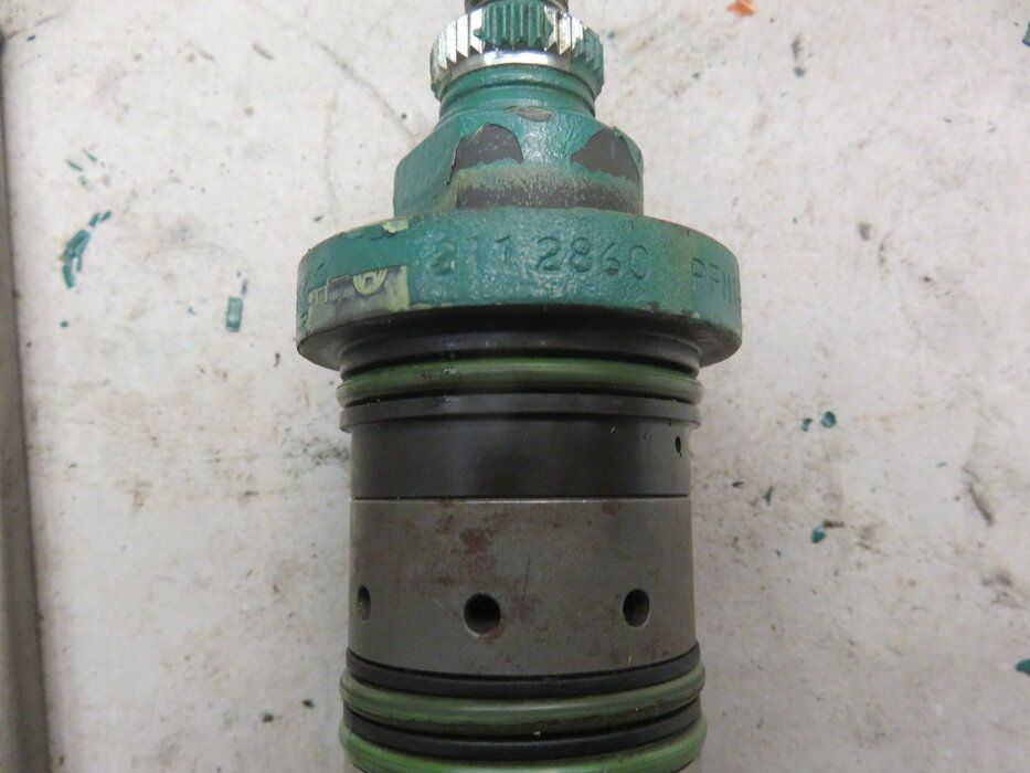 VOLVO PENTA D7 (SET CYLINDER HEAD PARTS) - POOL TRADING