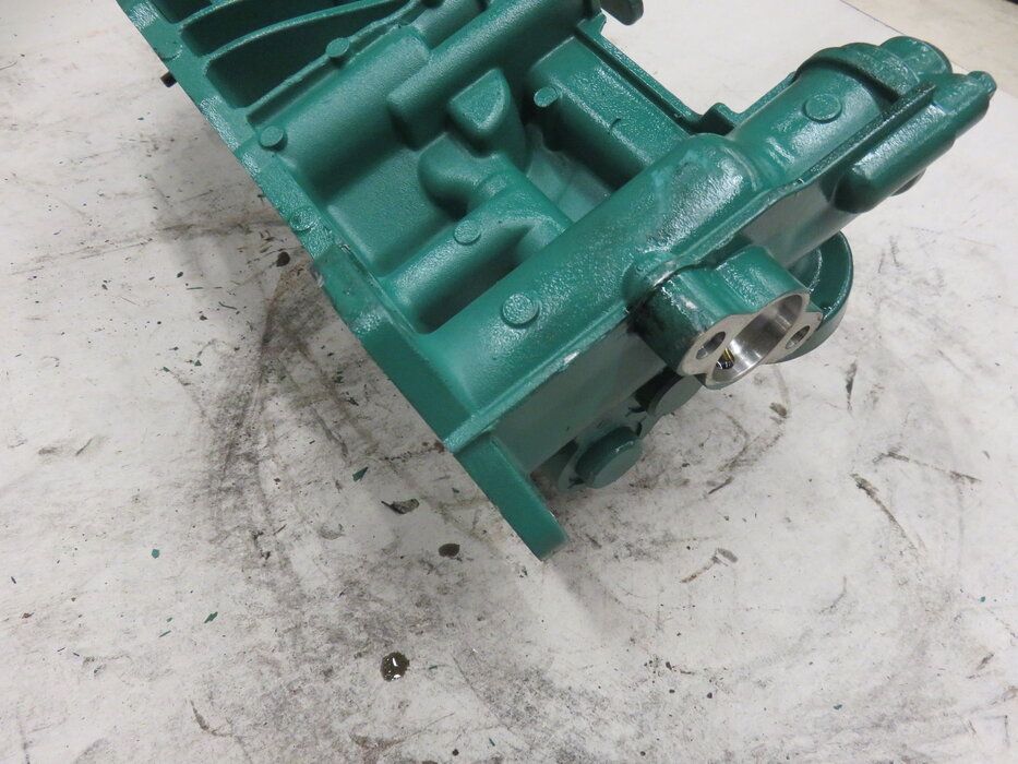 VOLVO PENTA D13B,D13C (OIL FILTER HOUSING/22093983) Spare Part - POOL ...