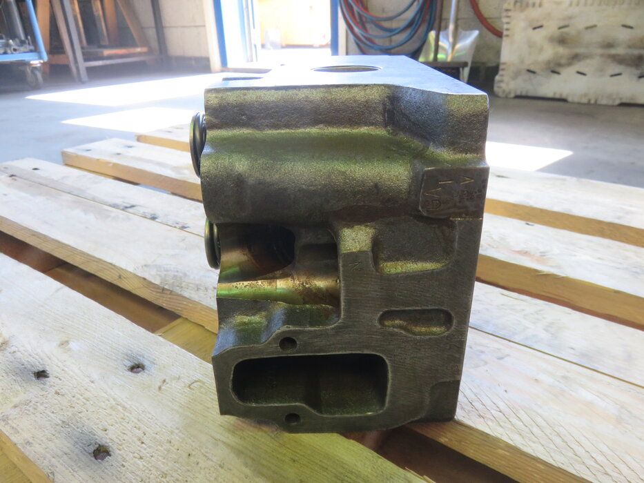 MAN D28 V (CYLINDER HEAD/51.03101-6773) Spare Part - POOL TRADING