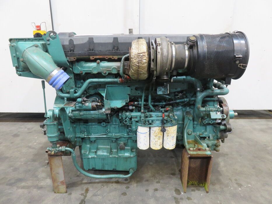 VOLVO PENTA D16C-A MH Diesel Engine - POOL TRADING