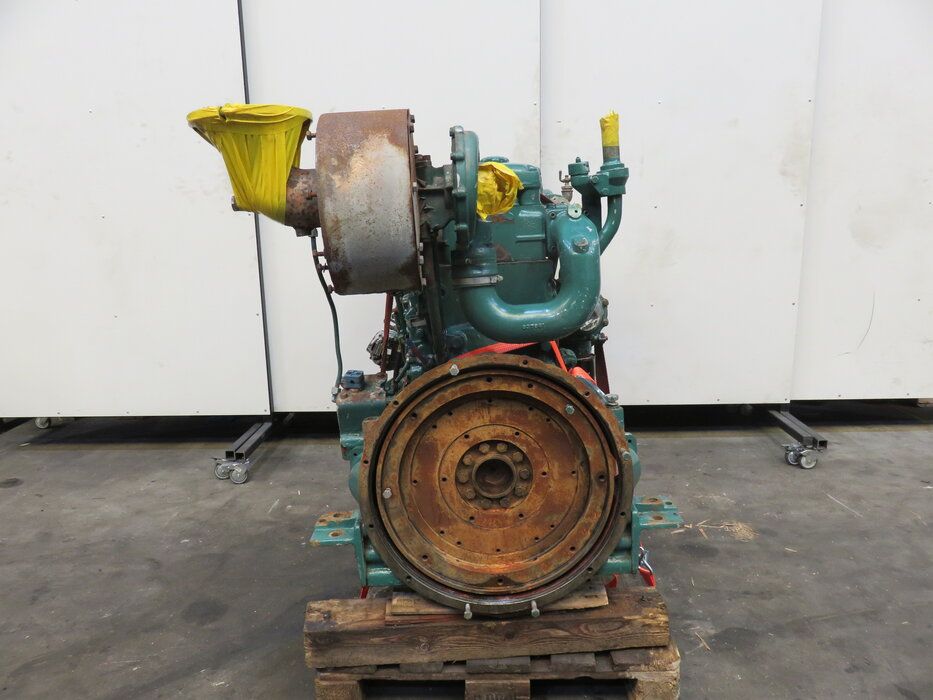 VOLVO PENTA TAMD 100 A Diesel Engine - POOL TRADING