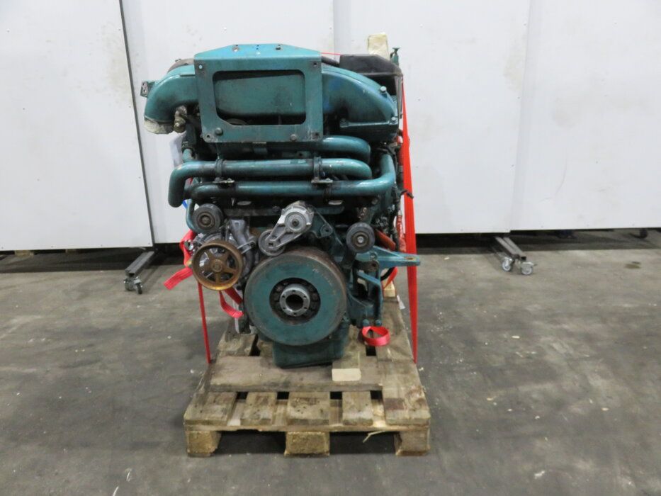 VOLVO PENTA D9-MG Diesel Engine - POOL TRADING