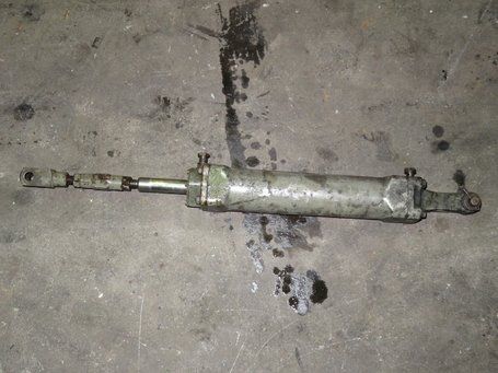 DEUTZ 545 (PNEUMATICAL START/STOP CYLINDER) Spare Part - POOL TRADING