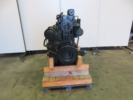 VOLVO PENTA TAD732GE Diesel Engine - POOL TRADING