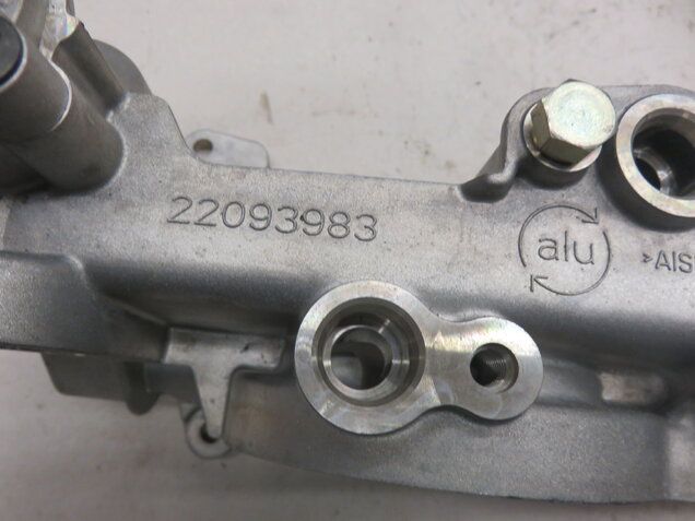 VOLVO PENTA D13 (OIL FILTER HOUSING/22211028) - POOL TRADING